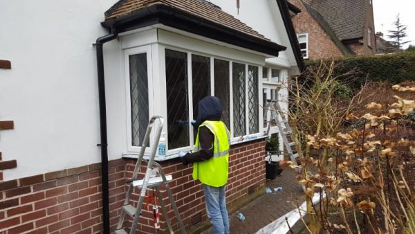 installation-new-bay-window-frame